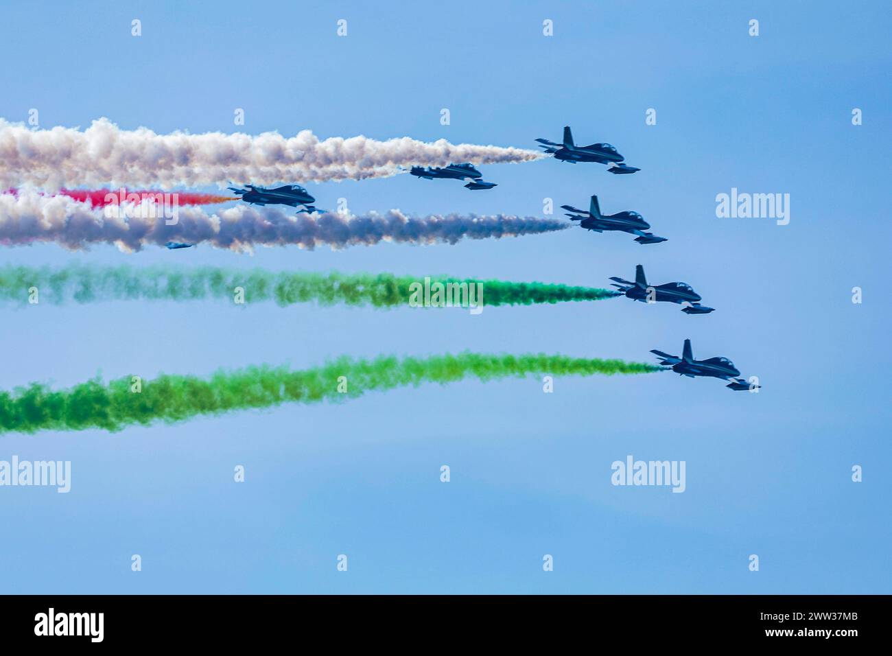 The Frecce Tricolori fly Pozzuoli The Frecce Tricolori fly over the ...