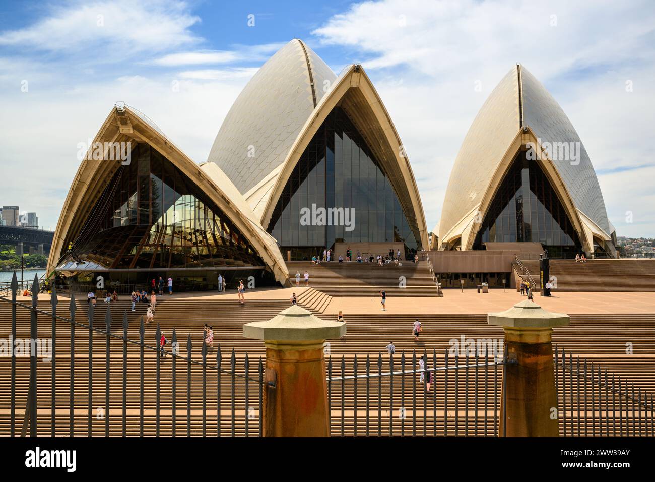 Rear view of the Sydney Opera House from the Royal Botanical Garden ...