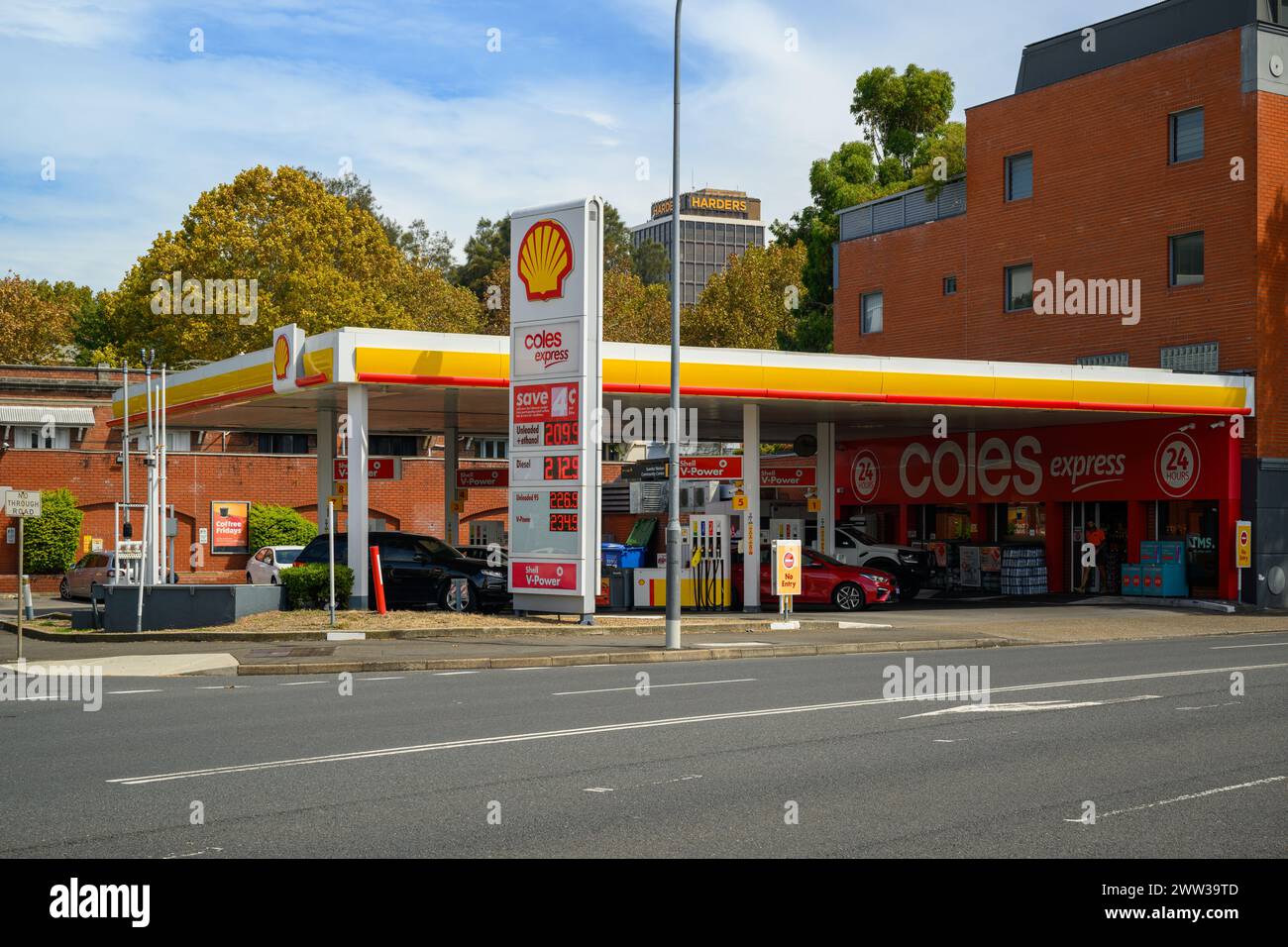 A Shell Australia fuel station with a Coles Express convenience store ...