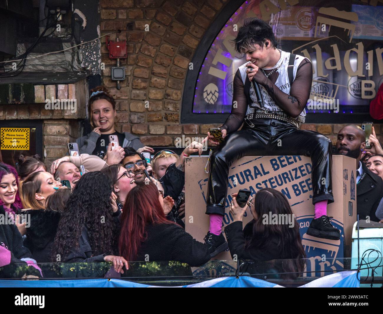 Yungblud surprise gig hi-res stock photography and images - Alamy