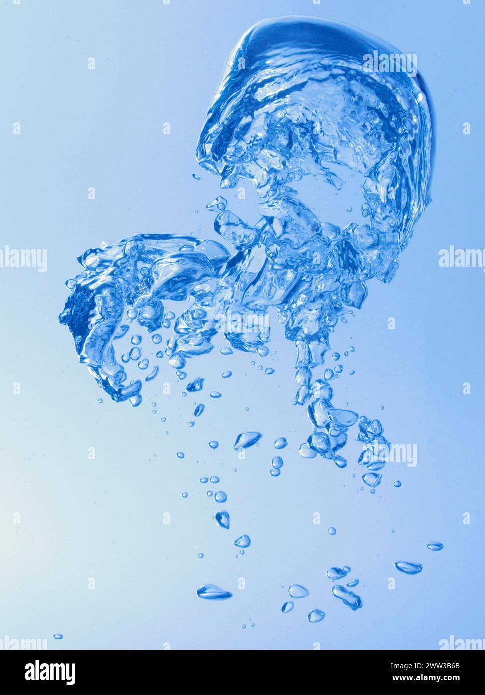 Rising bubbles in water of an aquarium studio Stock Photo - Alamy