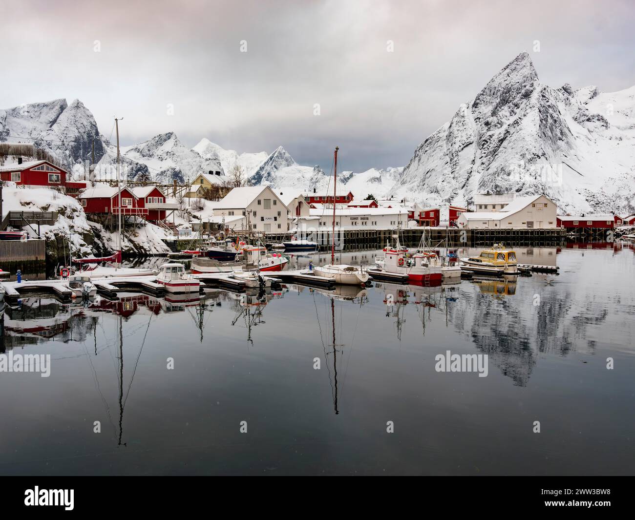Hamnoy harbour, snowy mountains in the background, Hamnoy, Reine ...