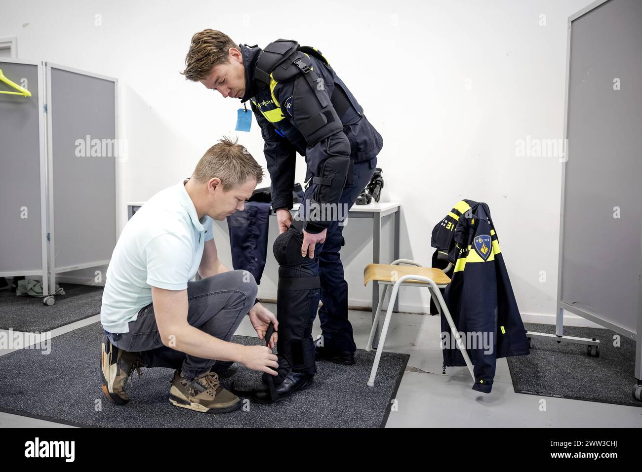 Police officer presentation hi-res stock photography and images - Alamy