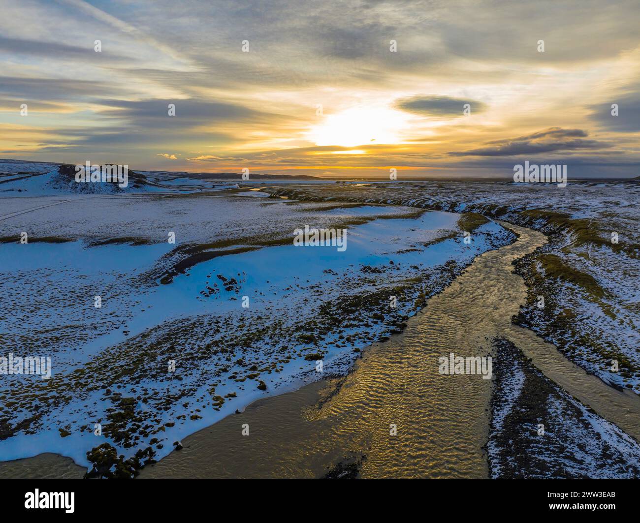Overgrown river landscape, onset of winter, sunset, Fjallabak Nature ...