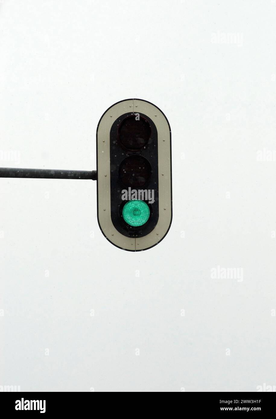 Traffic light with road hi-res stock photography and images - Alamy