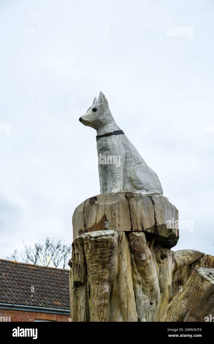 Rustic dog art hi-res stock photography and images - Alamy