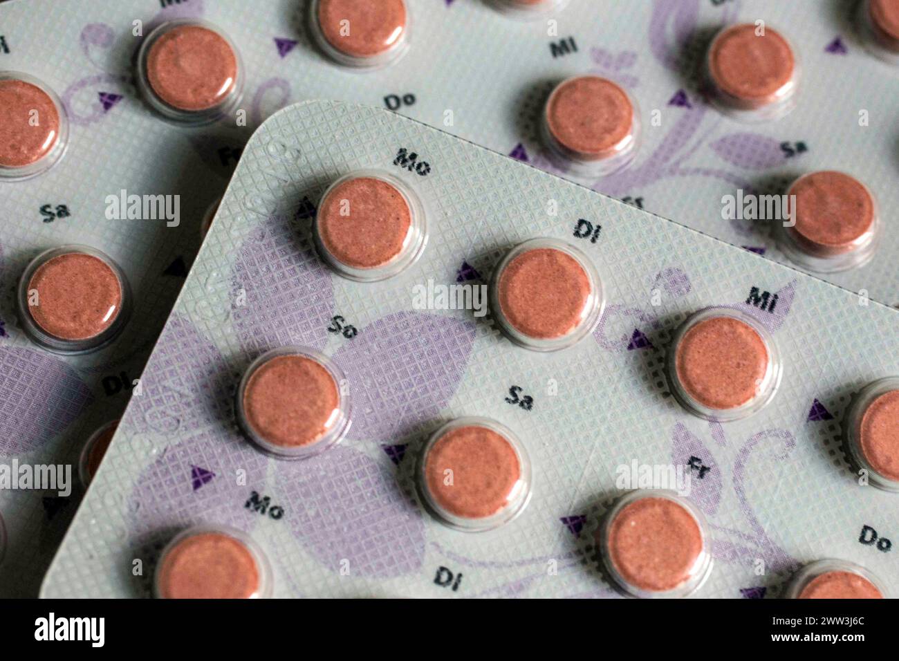 Family packaging hi-res stock photography and images - Alamy