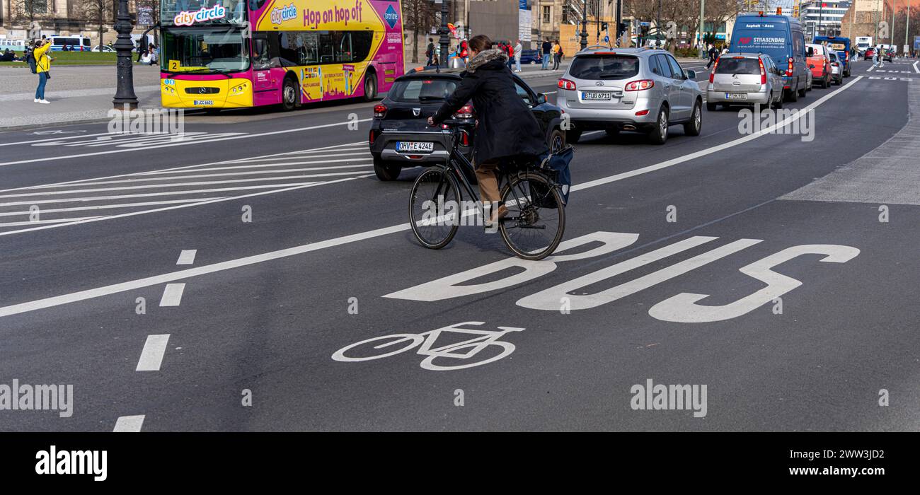 Combined bus and cycle lane, Unter den Linden Palace Bridge, Berlin ...
