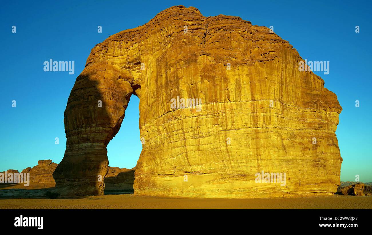 Elephant rock natural arch hi-res stock photography and images - Alamy