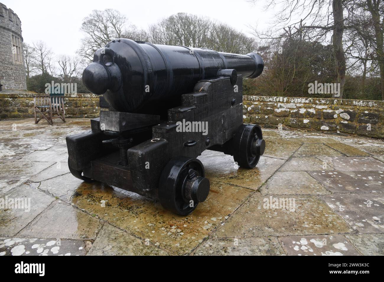 Early cannons and balls hi-res stock photography and images - Alamy