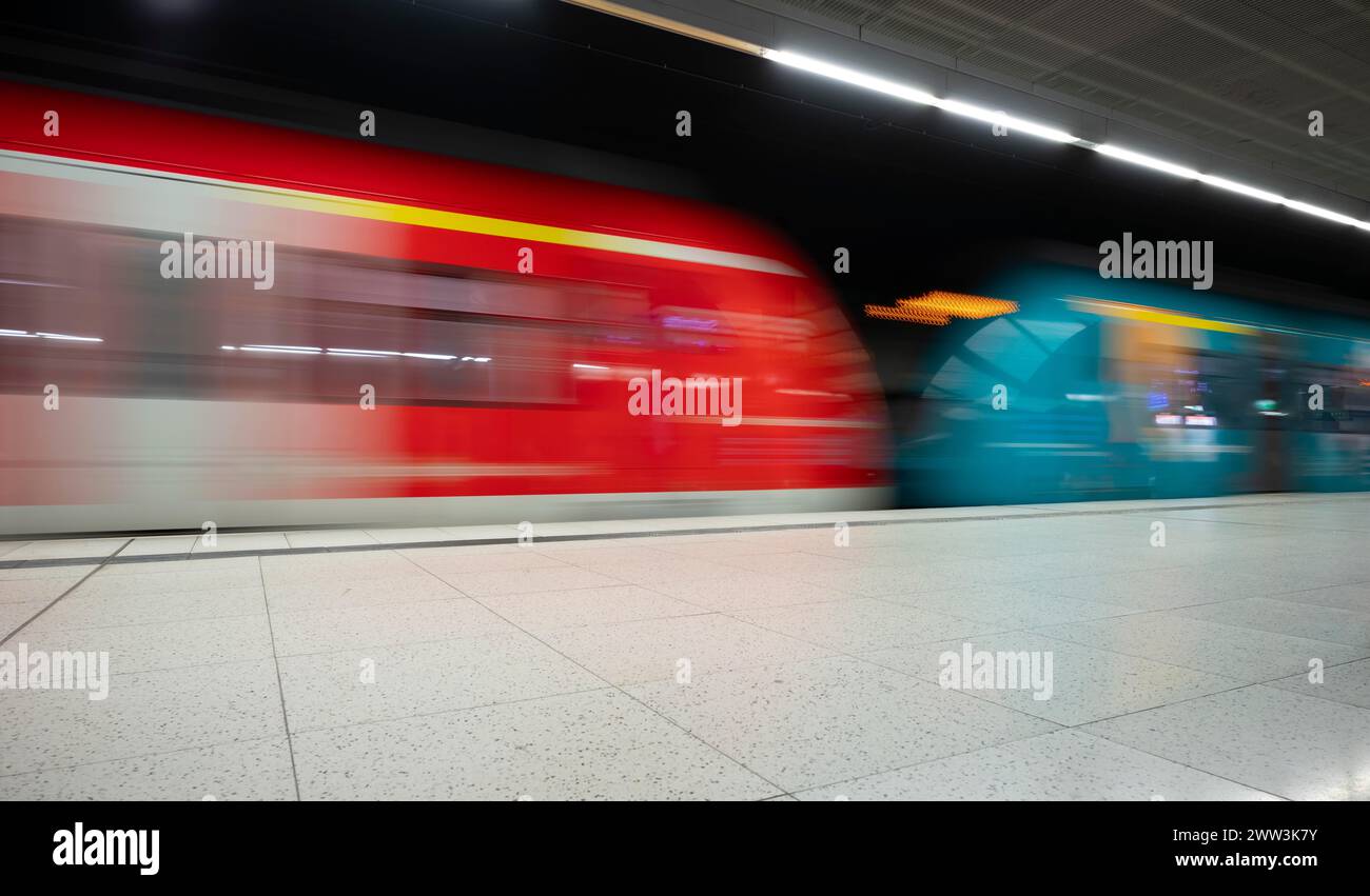 Underground arriving S-Bahn, train, class 420 in traffic red coupled ...