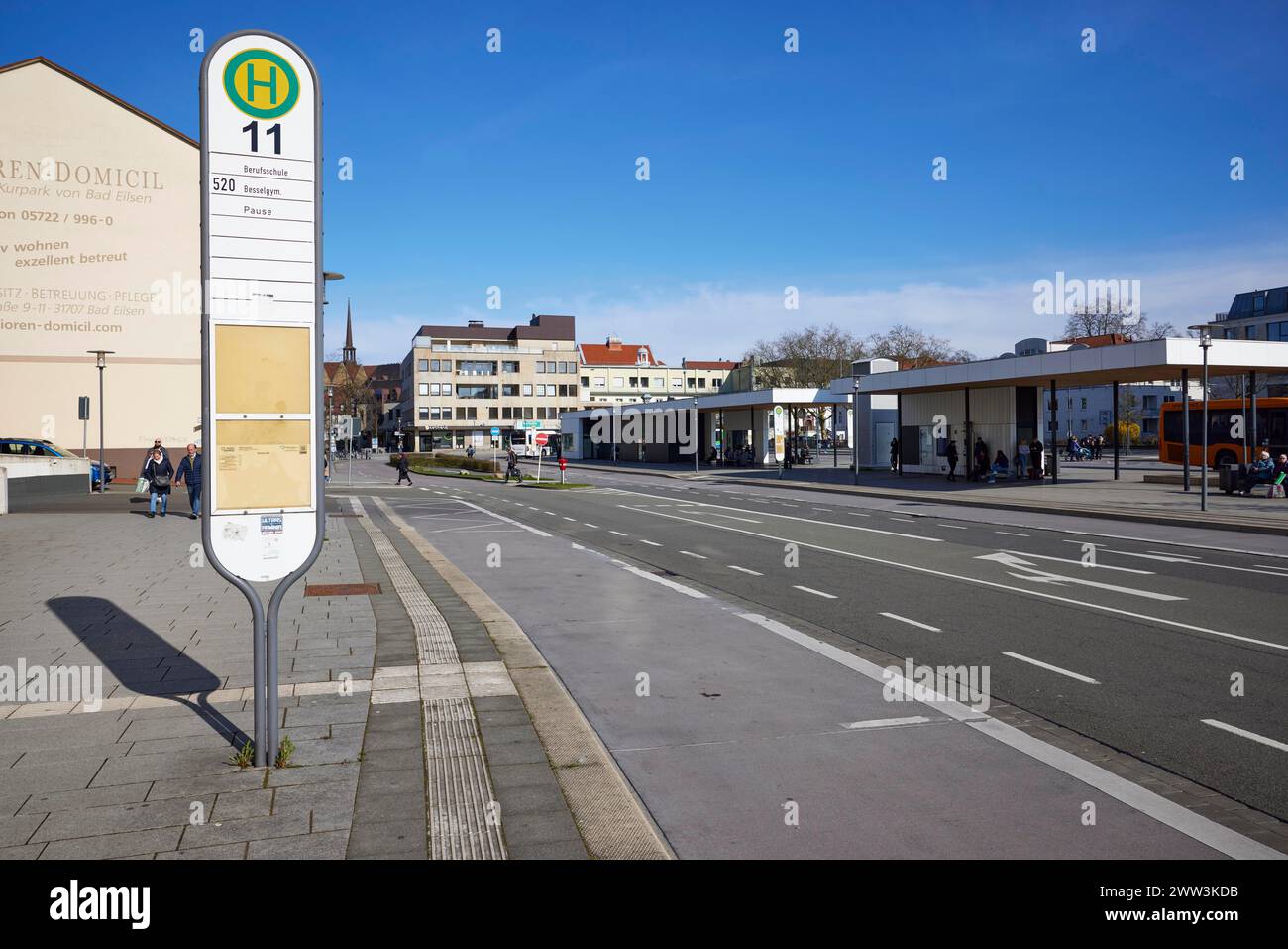 Bus platform hi-res stock photography and images - Alamy
