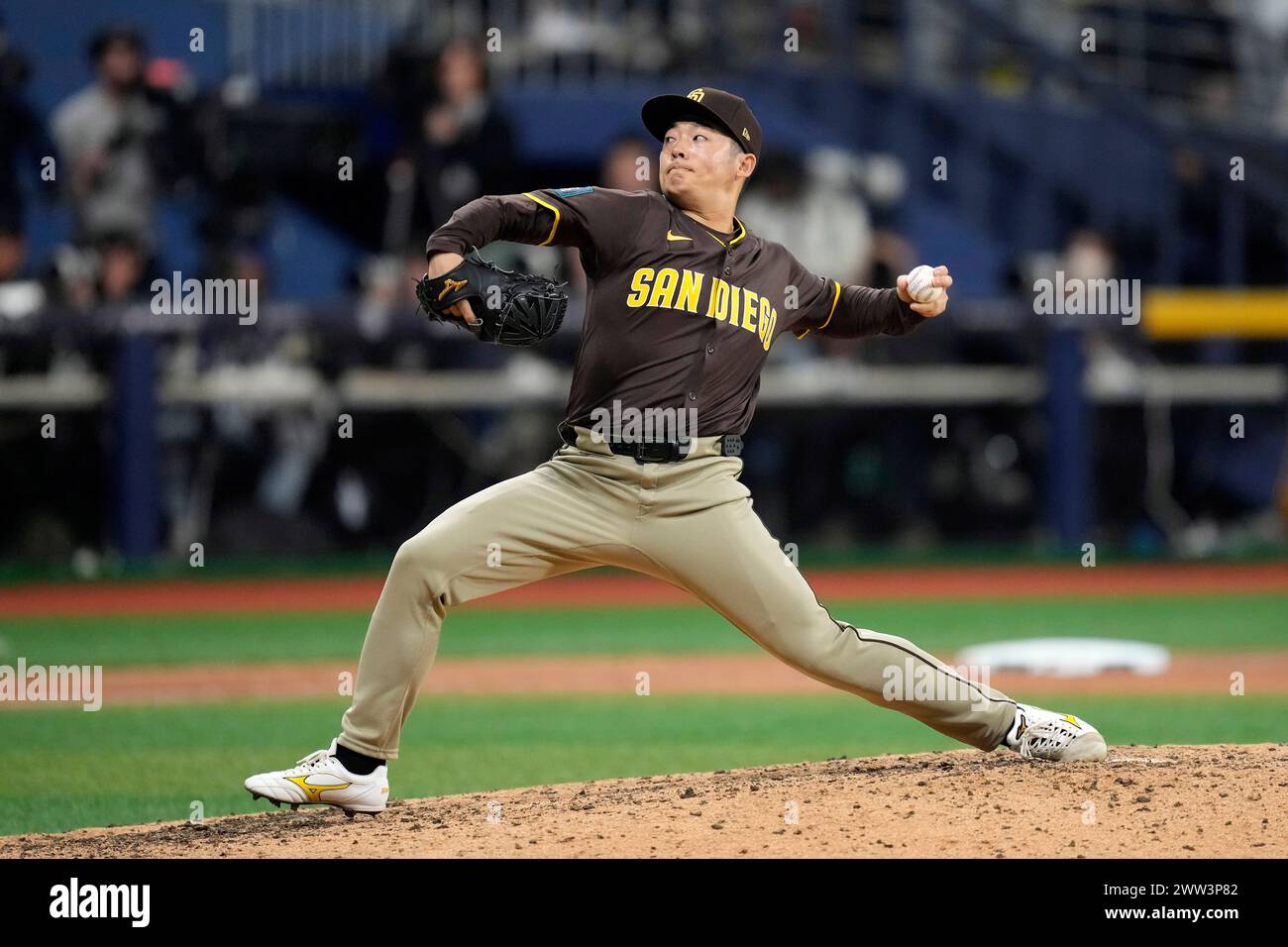 San Diego Padres relief pitcher Yuki Matsui throws to the plate during ...
