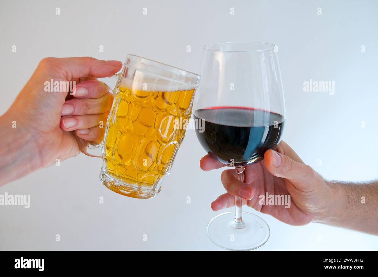 Brindis glass beer hi-res stock photography and images - Alamy