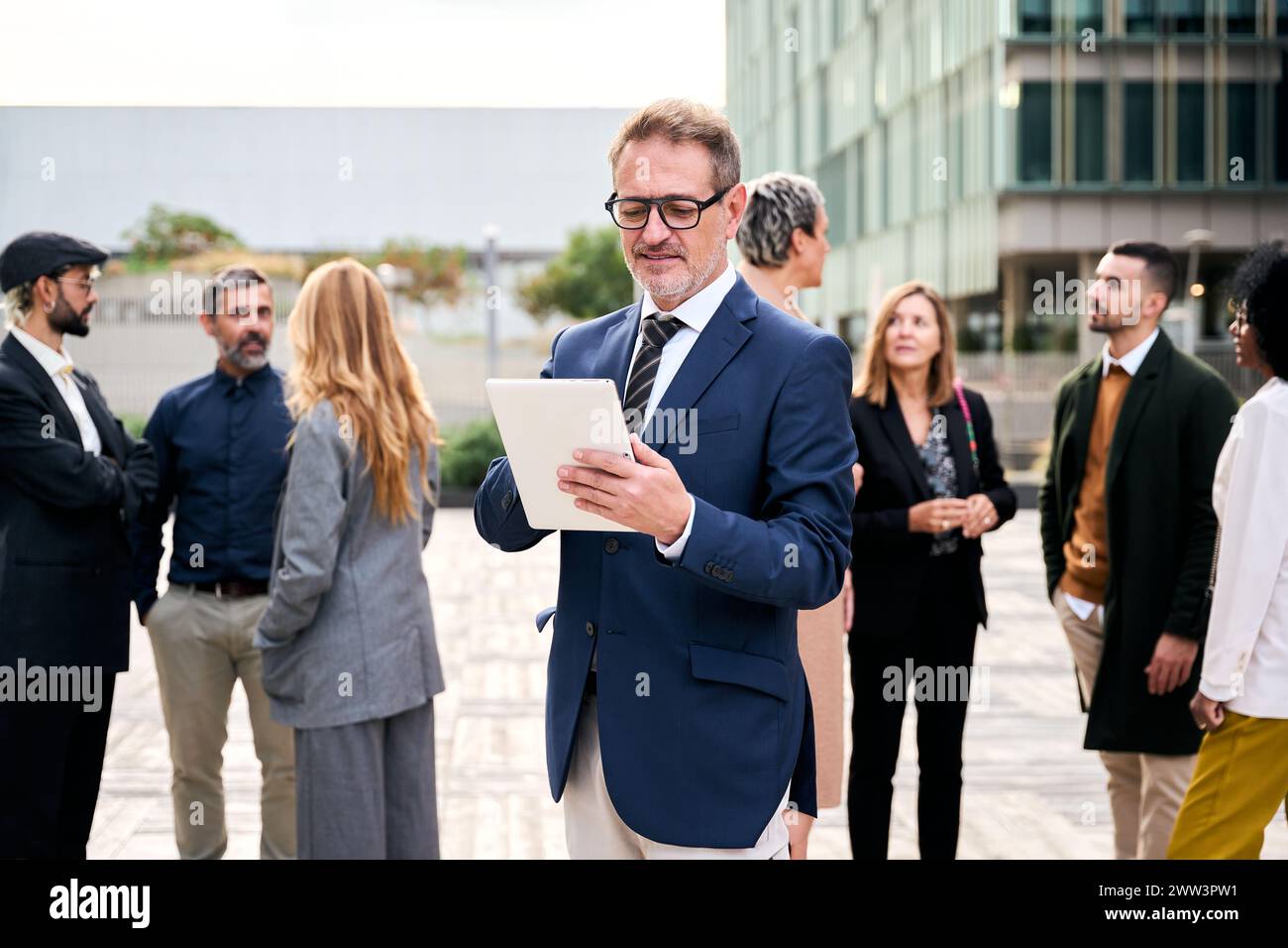 Group of people formal attire hi-res stock photography and images - Alamy