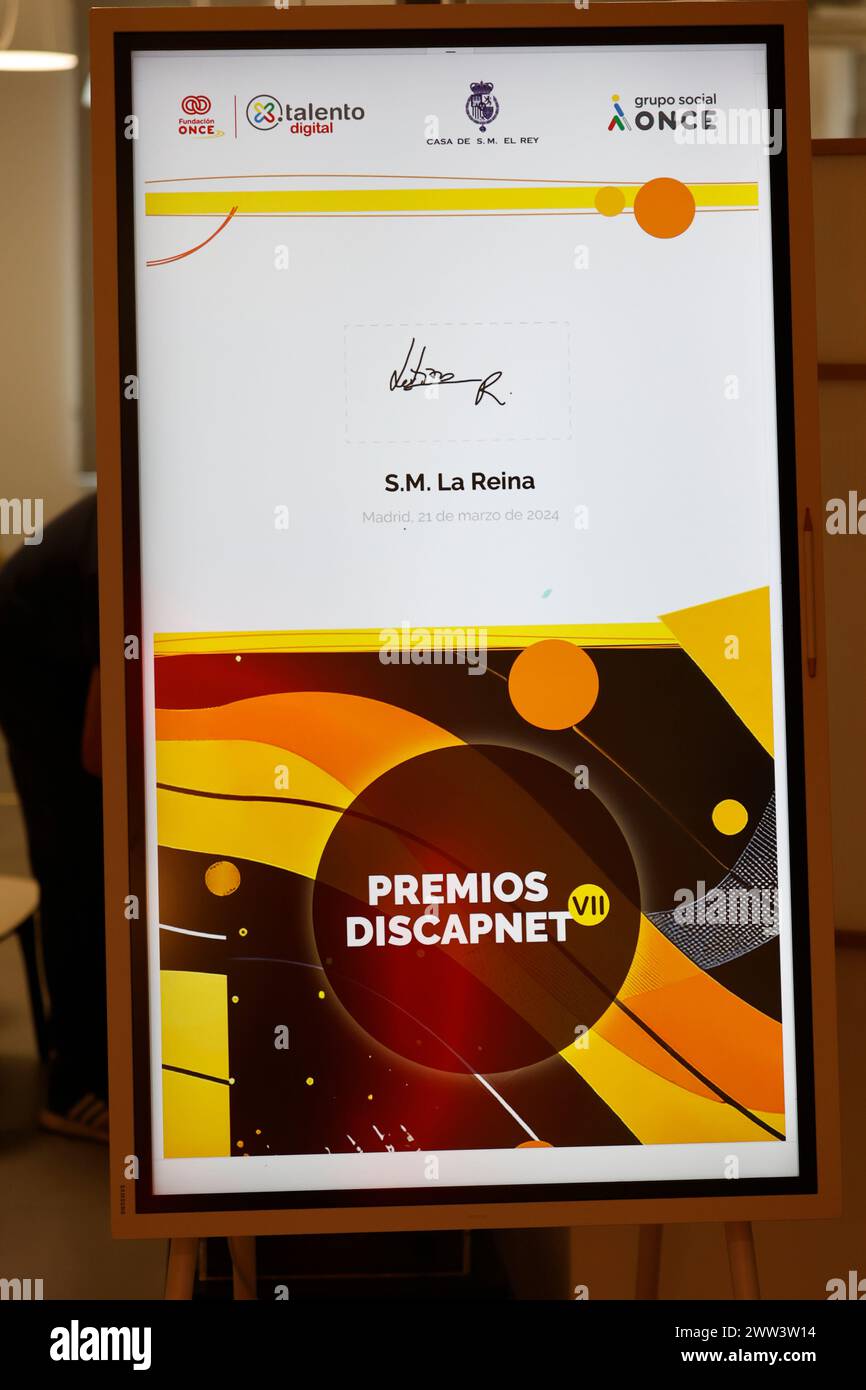 Photograph of the Queen's signature at the awards ceremony of the VII ...