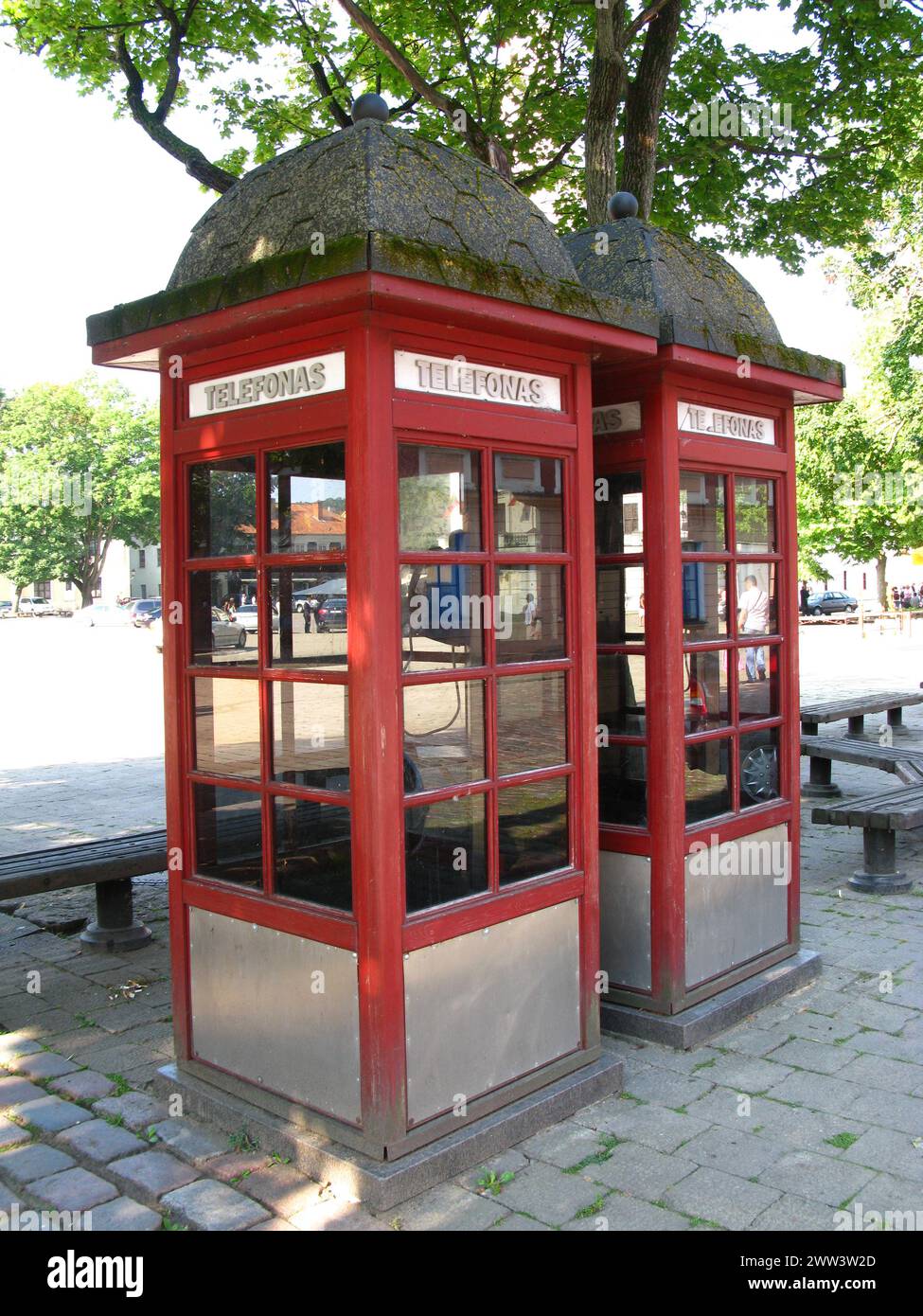 Old phone booth in forest hi-res stock photography and images - Alamy