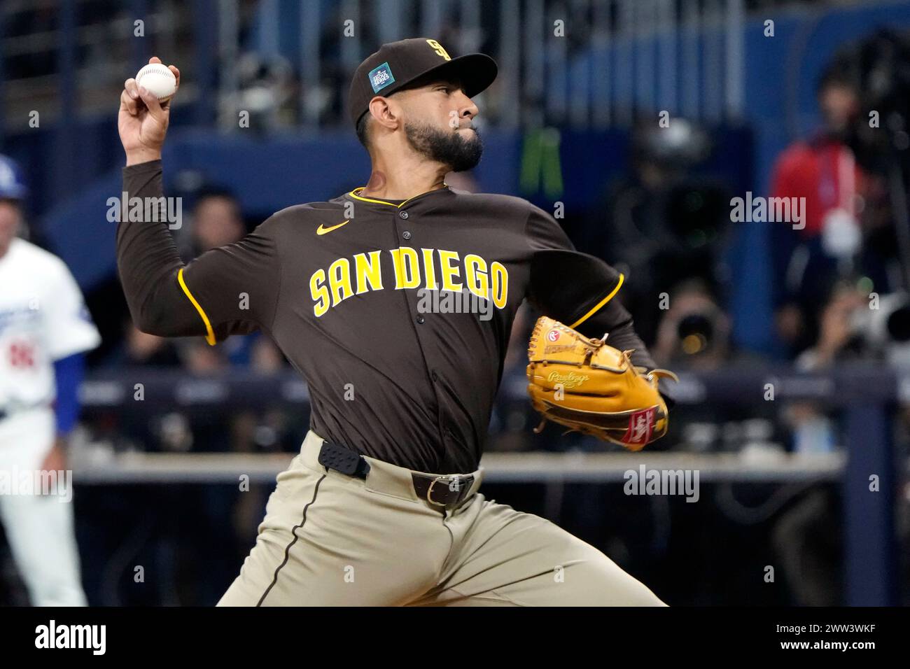 San Diego Padres relief pitcher Robert Suarez throws to the plate ...