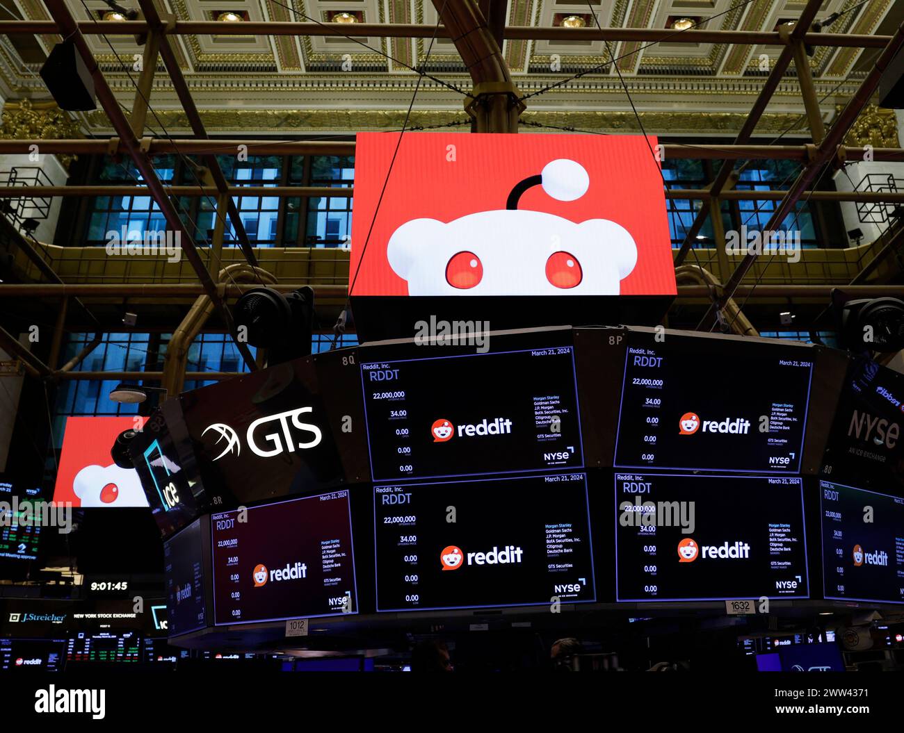 Nyse trading floor ipo hi-res stock photography and images - Alamy