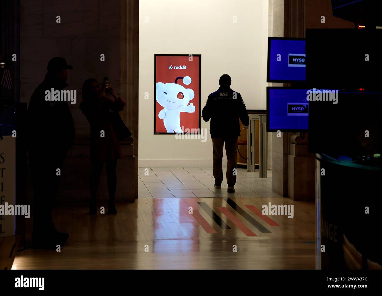Nyse trading floor ipo hi-res stock photography and images - Alamy