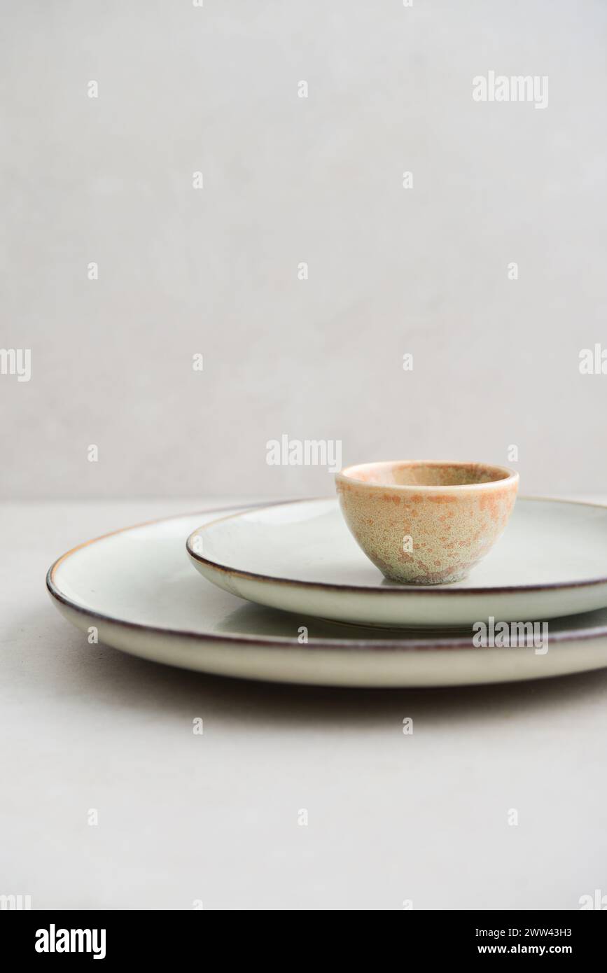 Different plate sizes hi-res stock photography and images - Alamy