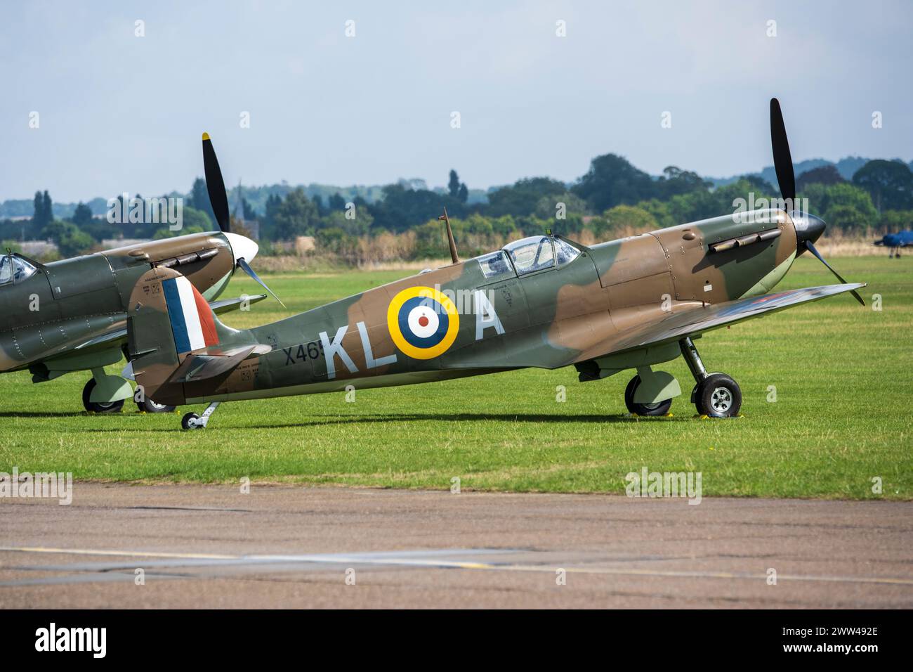 Supermarine Spitfire Mk 1a X4650 (G-CGUK) at Duxford Battle of Britain ...