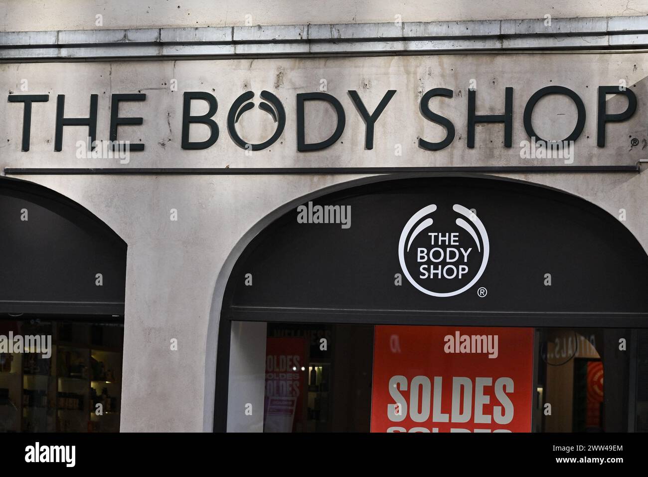 The Body Shop Illustration of commercial signs and shops in Lyon ...