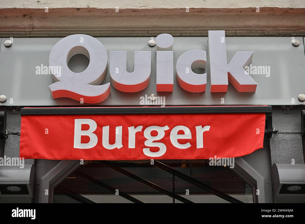 Quick Restaurant Illustration of commercial signs and shops in Lyon ...