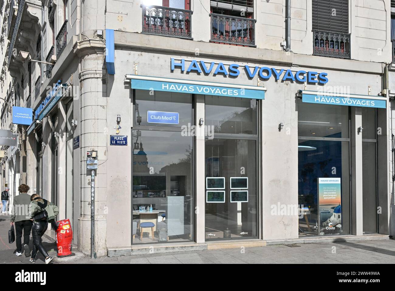 Havas Voyages Illustration of commercial signs and shops in Lyon ...