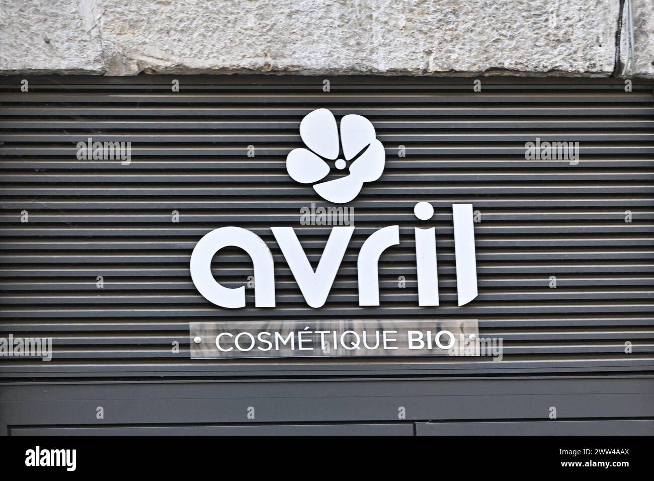 Avril Cosmetique Bio Illustration of commercial signs and shops in Lyon ...