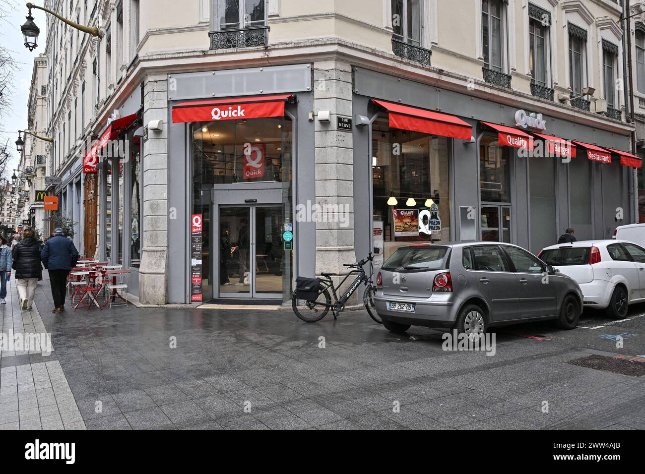 Quick Restaurant Illustration of commercial signs and shops in Lyon ...