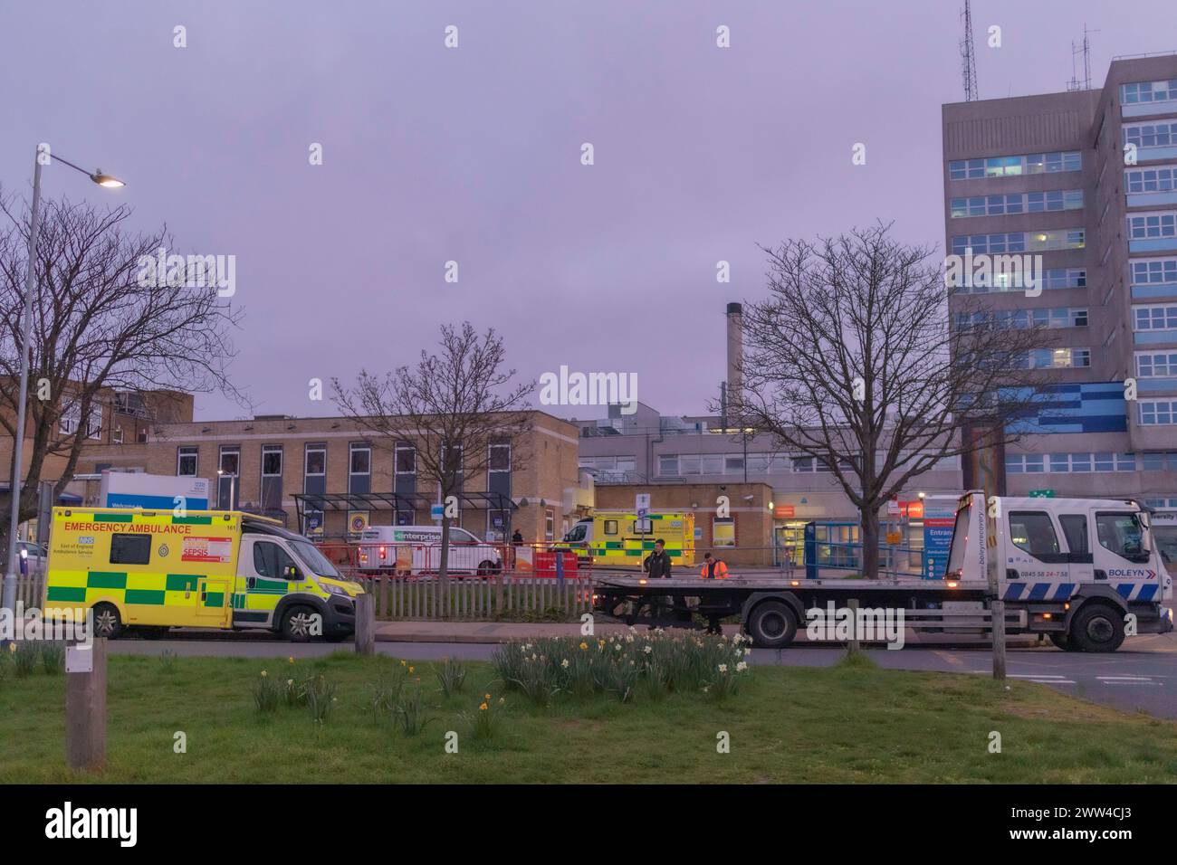 Ambulance england broken down hi-res stock photography and images - Alamy