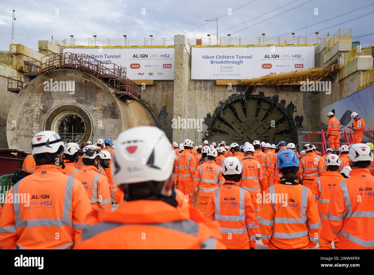 Boring machine Cecelia (right) breaks through digging the longest ...