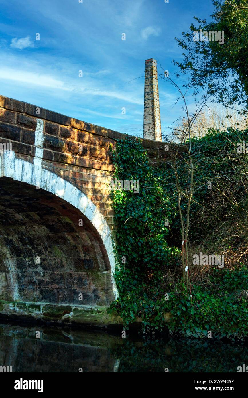 Withnell Fold Bridge, number 88 on the Leeds to Liverpool Canal at ...