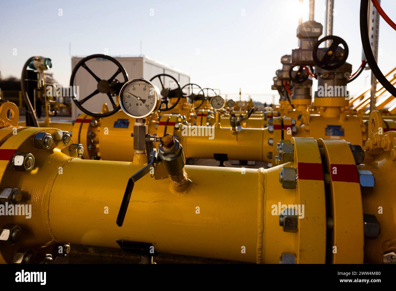 Interconnector hi-res stock photography and images - Alamy