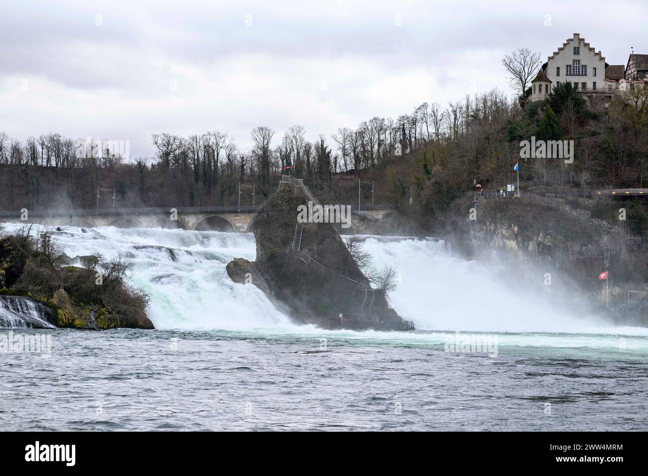 Der Rheinfall, Rheinfall, Neuhausen Schweiz, 24.01.2024, Foto: HMB ...