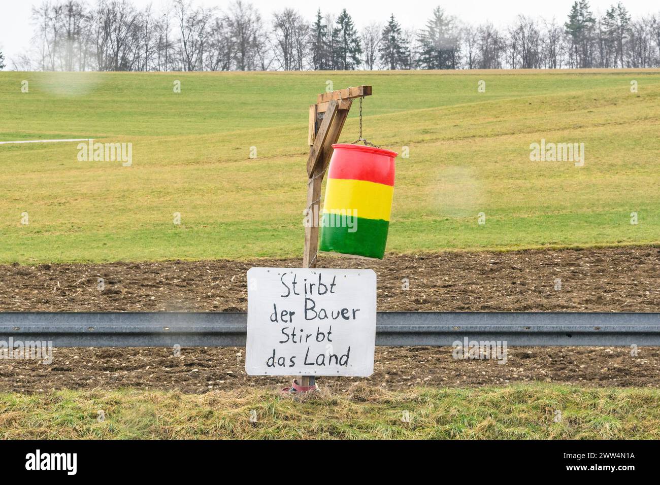 Bauern, Protest am Strassenrand, Solidaritaet mit den Bauern, die Ampel ...
