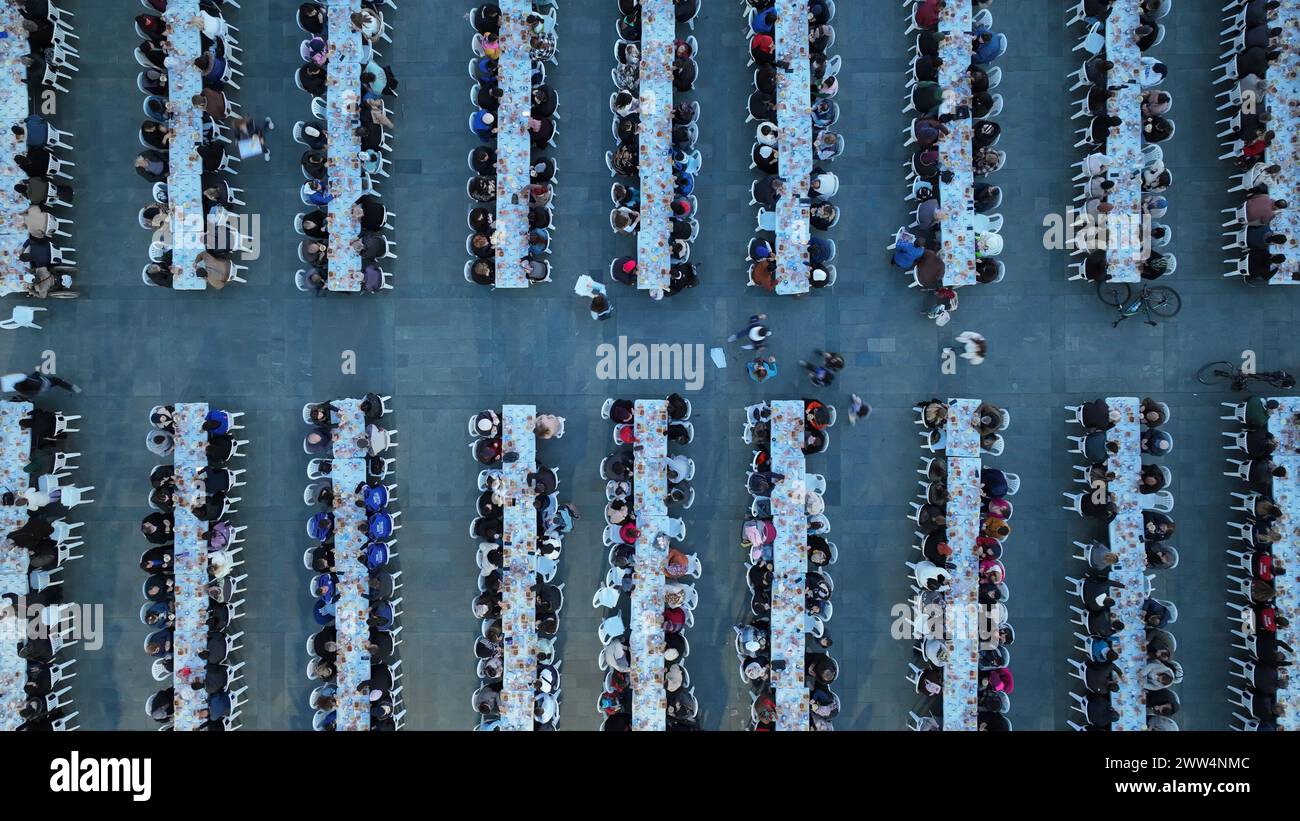 Aerial view of Muslims having iftar together during Ramadan Stock Photo ...