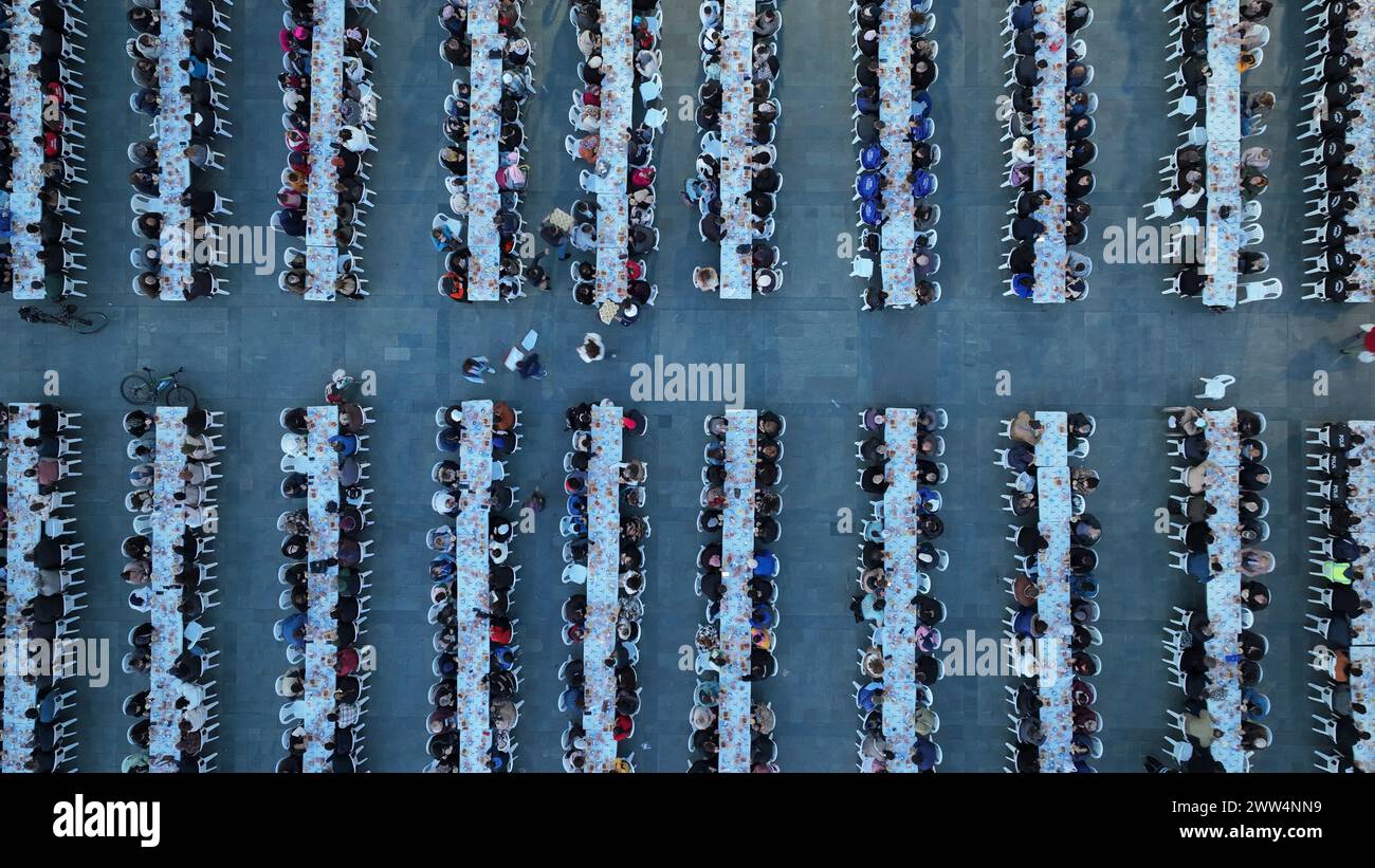 Aerial view of Muslims having iftar together during Ramadan Stock Photo ...