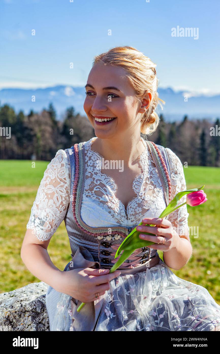 Schne Dirndl Fr Blonde Haare Fotos
