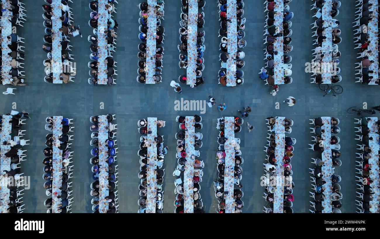 Aerial view of Muslims having iftar together during Ramadan Stock Photo ...