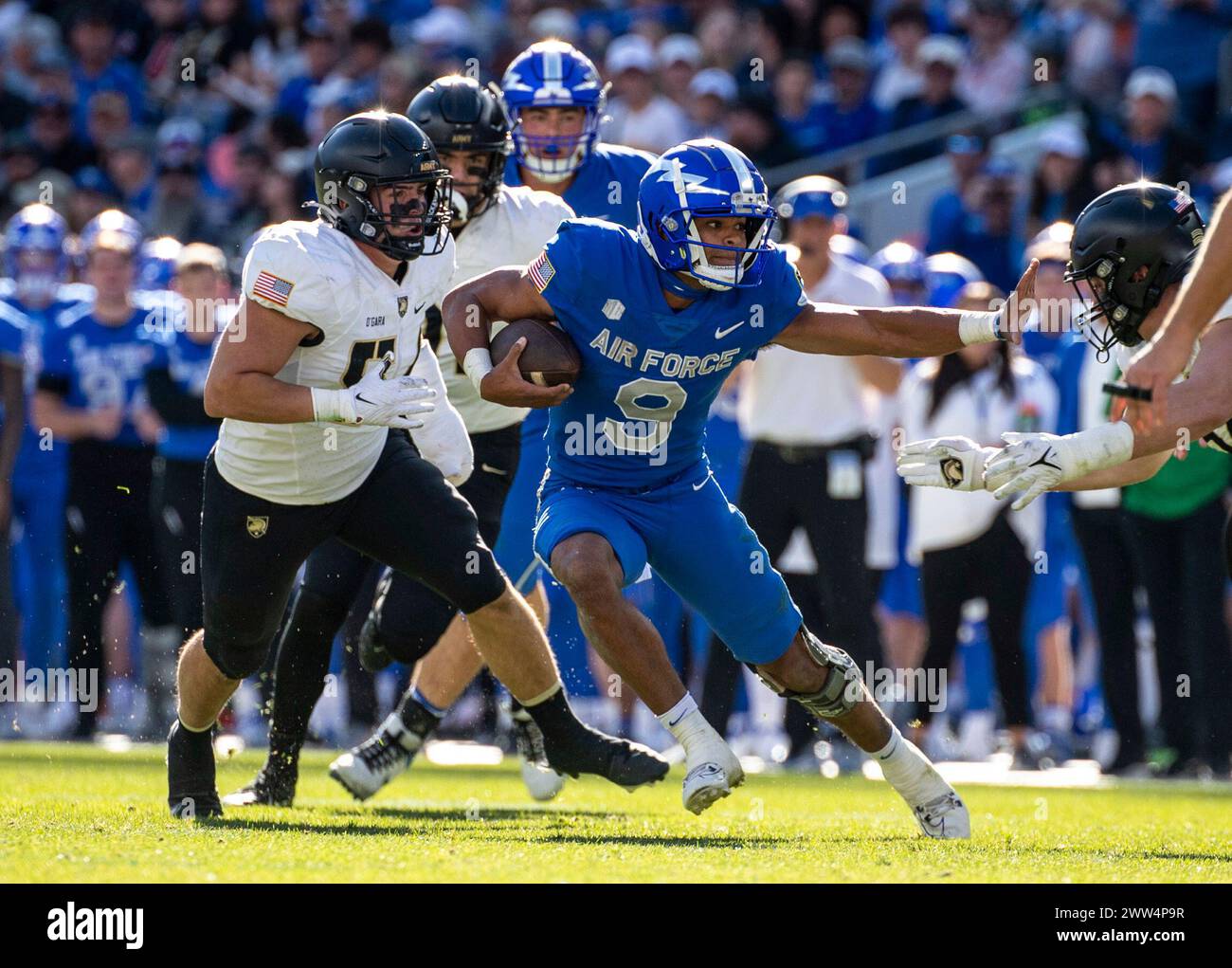 Air Force Falcons quarterback Zac Larrier (9) carries the ball in the ...