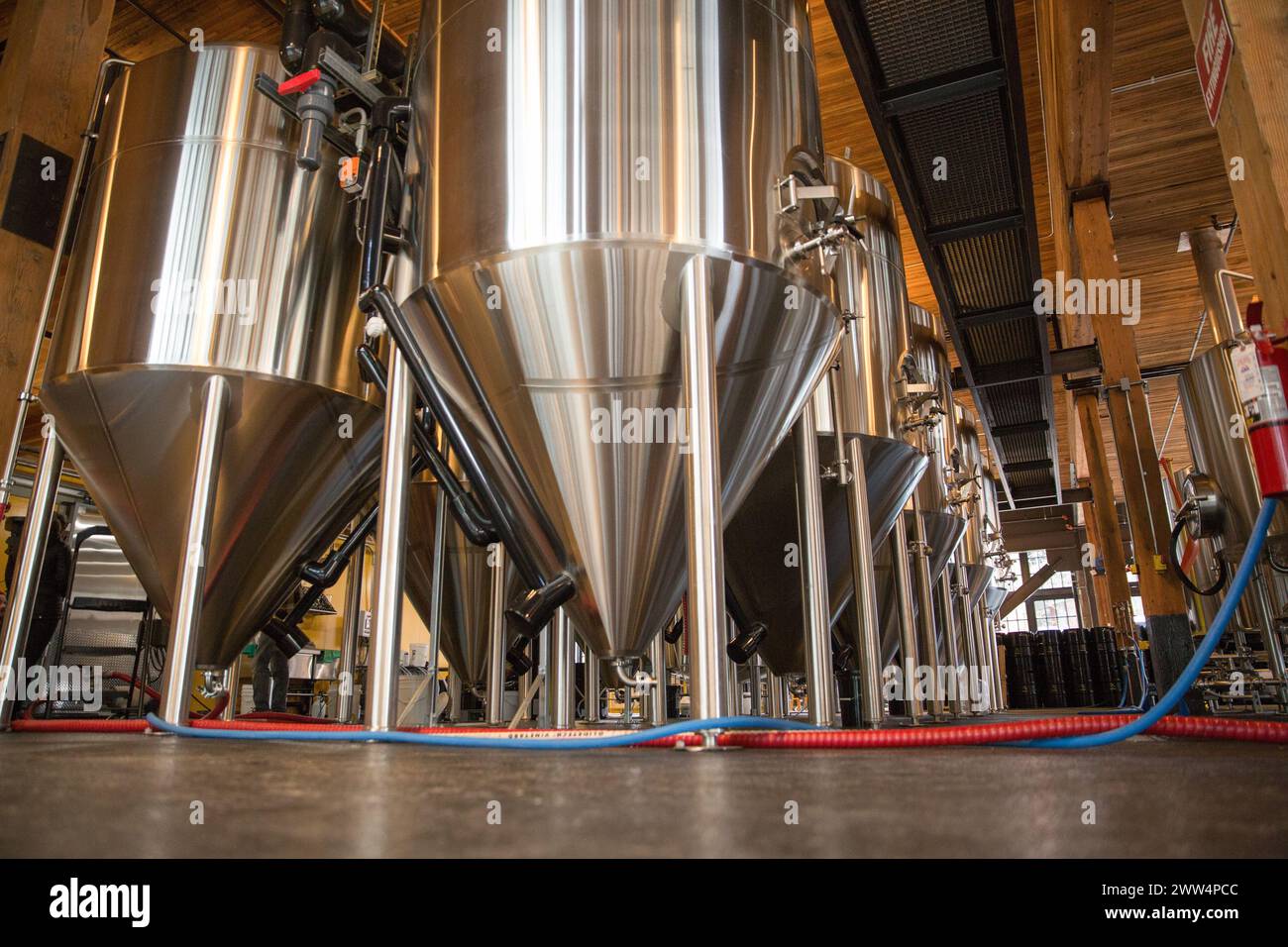 Brewery tanks hi-res stock photography and images - Alamy