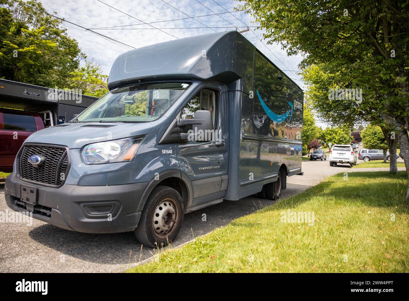 Amazon Delivery Van Stock Photo - Alamy