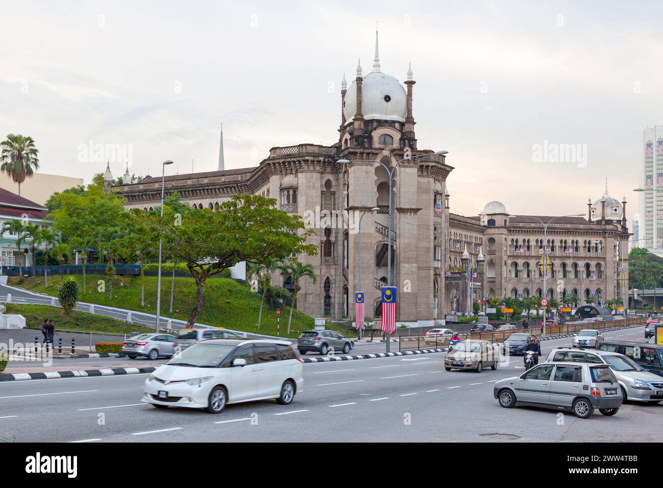Keretapi tanah melayu berhad ktmb hi-res stock photography and images ...