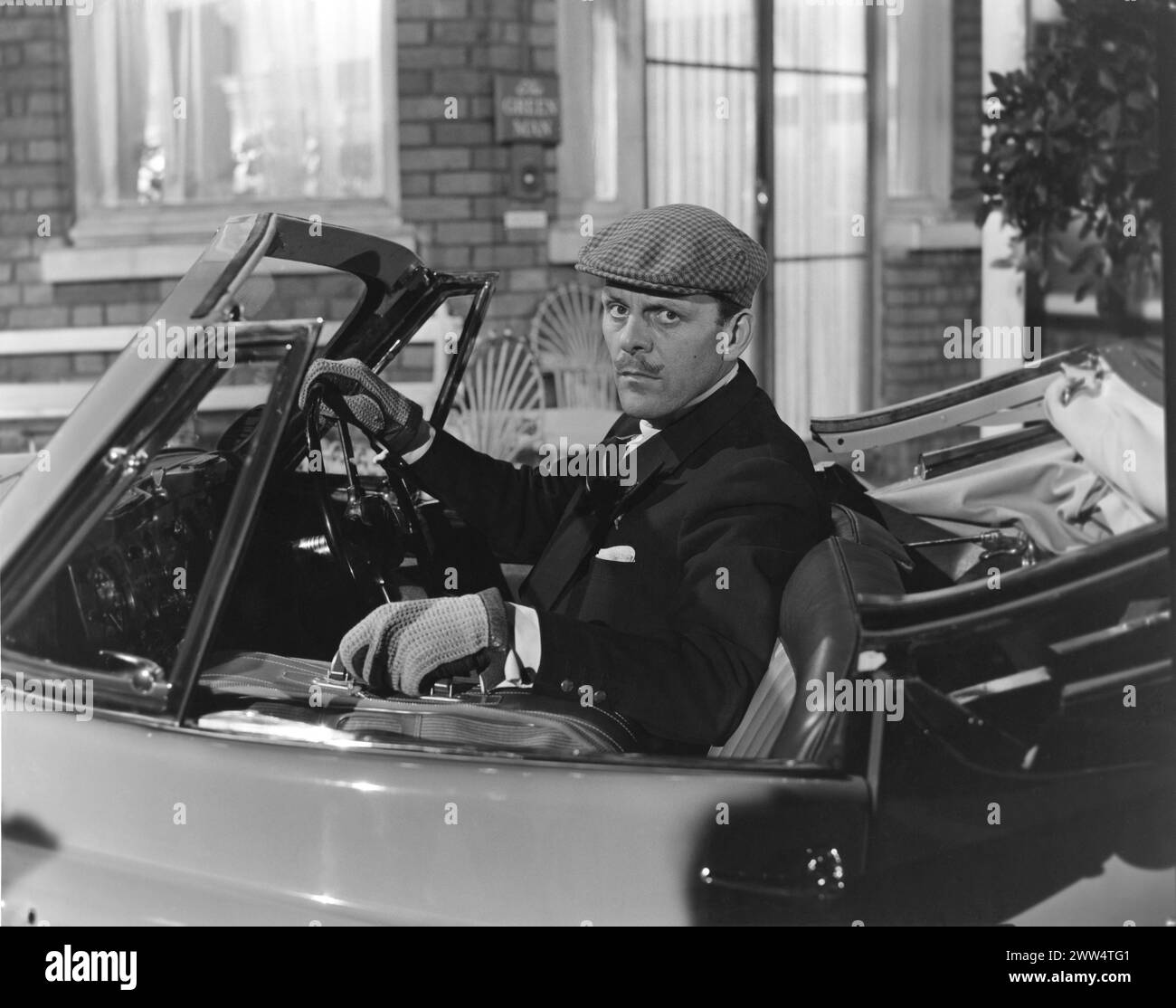 Frank launder and sidney gilliat hi-res stock photography and images ...