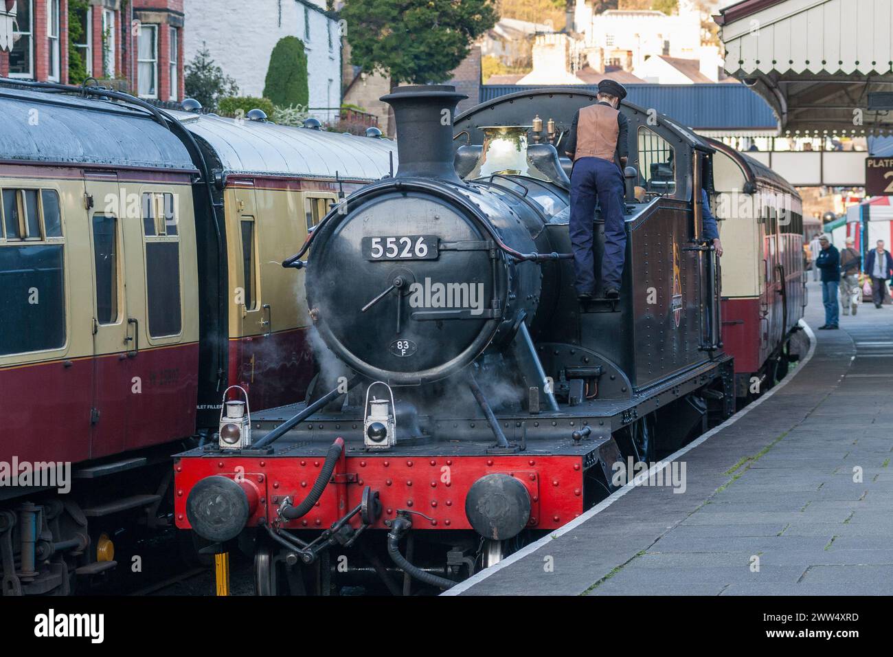 A steam train 5526 on the Llangollen Railway Stock Photo - Alamy