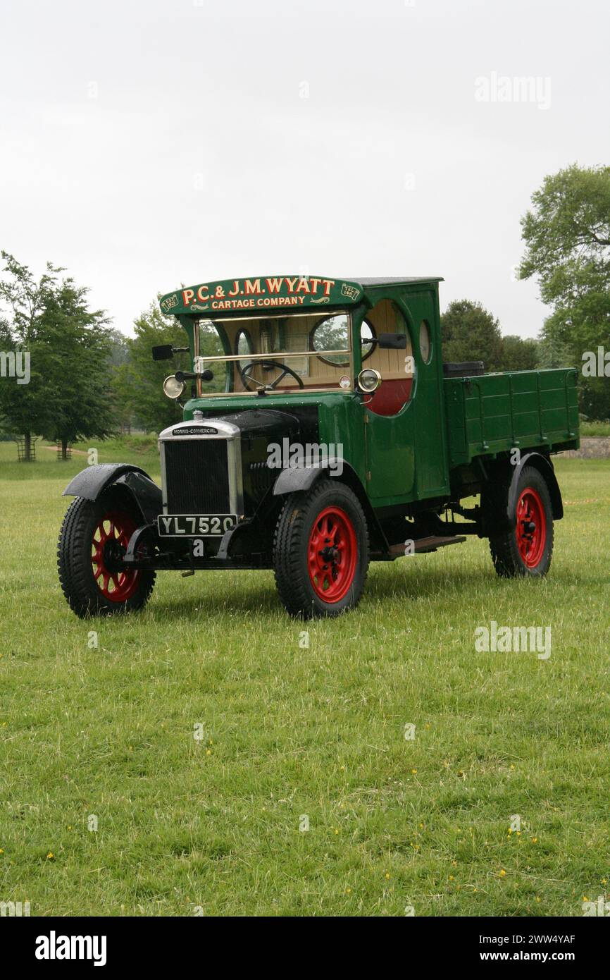 Morris commercial lorry hi-res stock photography and images - Alamy