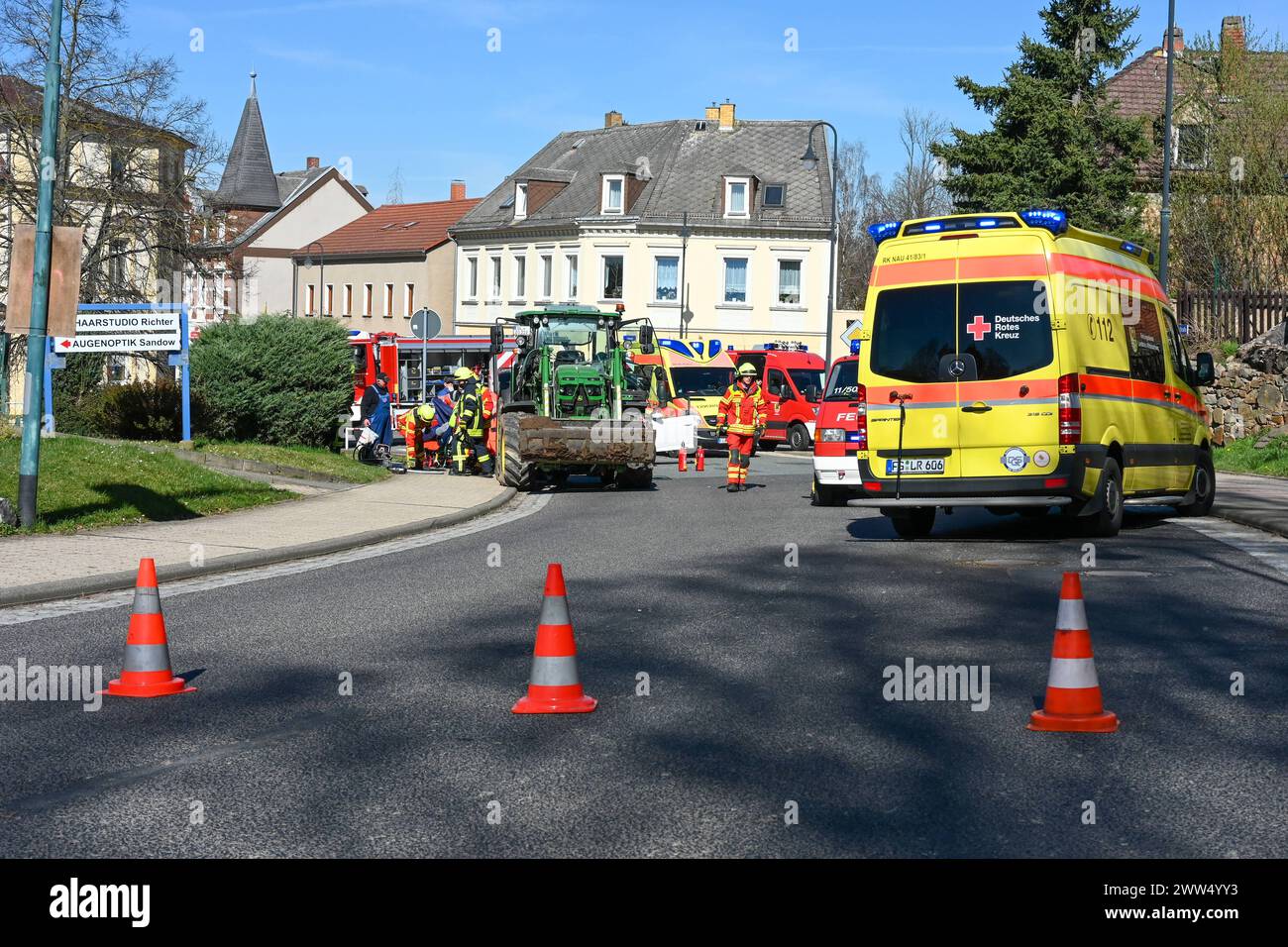 Jahnatal - Zwei Fahrzeuge prallen frontal zusammen: Zwei Verletzte 19.03.2024 gegen 10.30 Uhr ...
