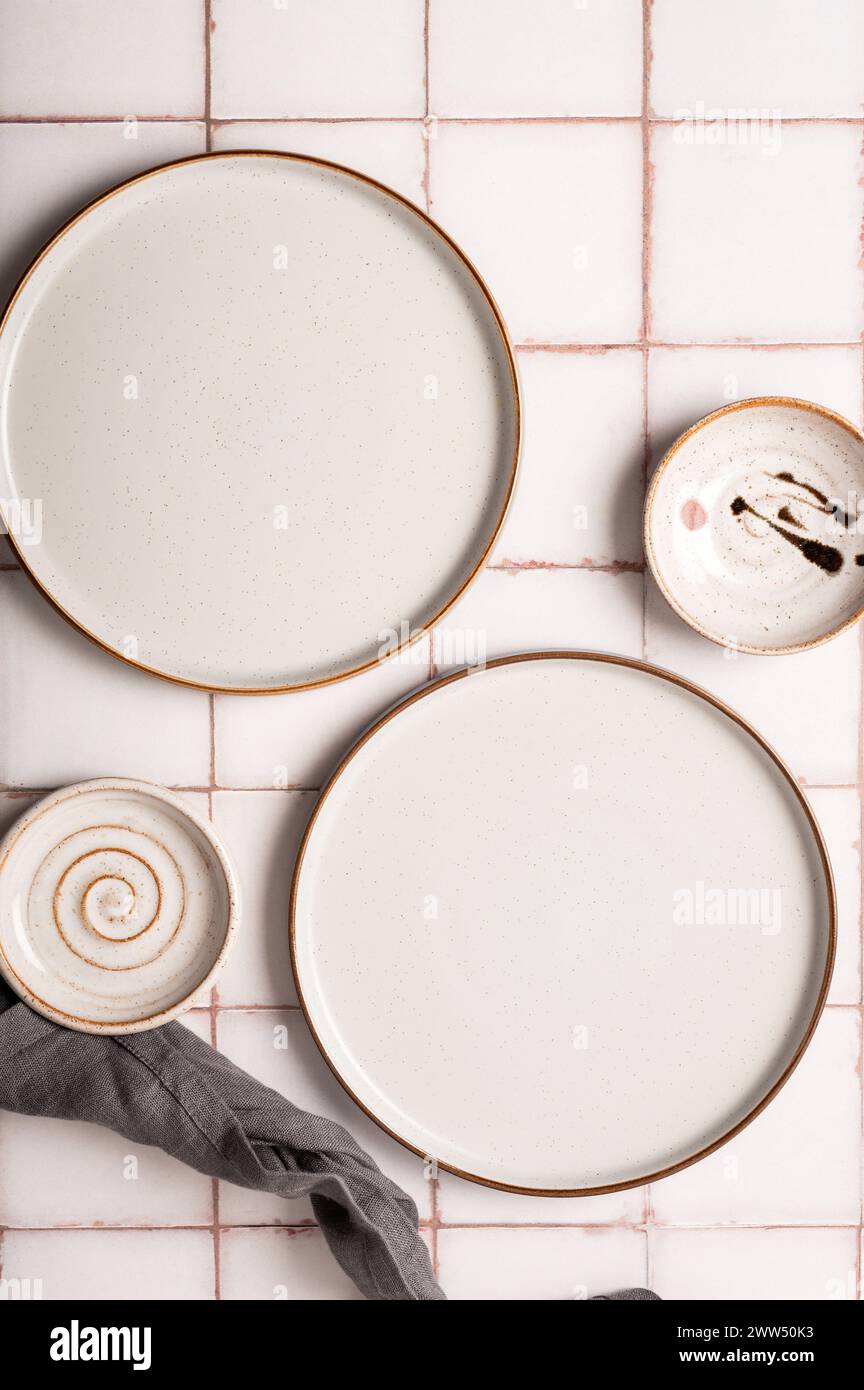 Flat lay textured ripple empty grey ceramic plate with napkin Stock ...